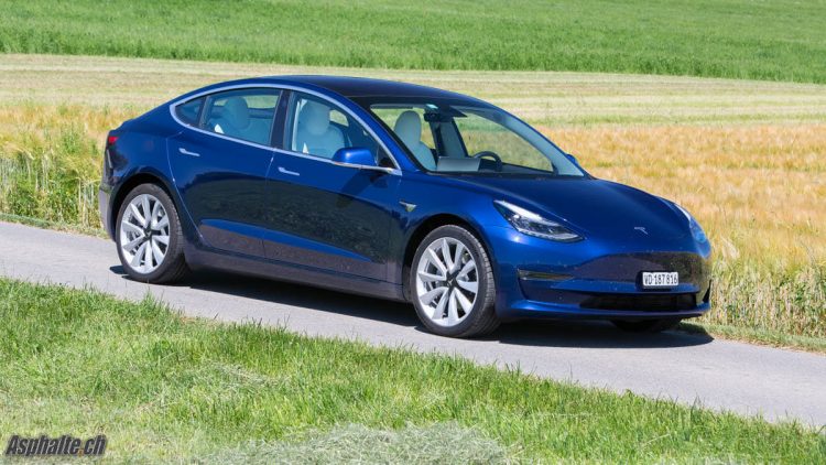 Tesla 3 suisse store